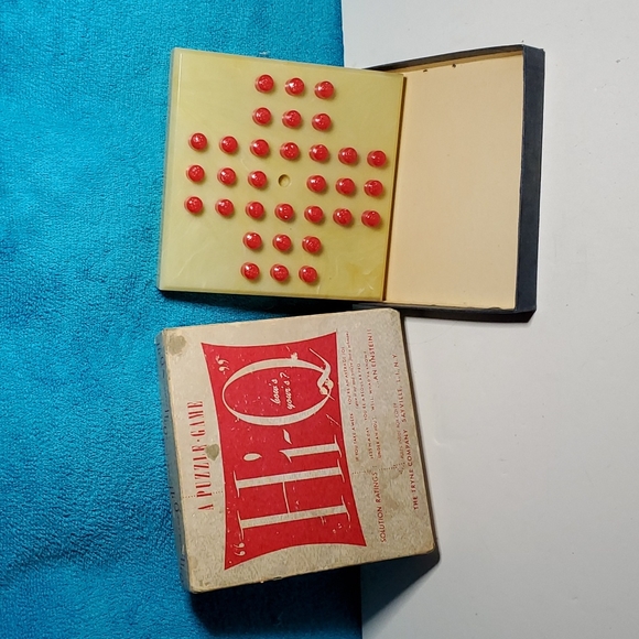 Hi Q | Other | Vintage Game Hiq Family Game Puzzle Game In Original Box ...